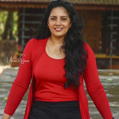 Sini Abraham R Malluhorny