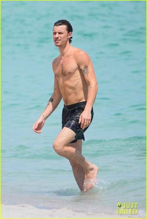 Shawn Mendes Was Spotted Shirtless In Miami Before His Rio Trip Photo