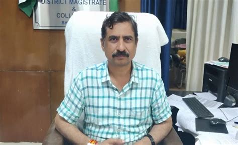 Who Is Ias Sanjeev Kumar Srivastava Bhind Collector At Centre Of Row