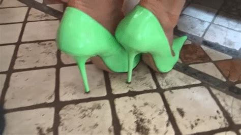 Kitchen Work On Different High Heels 2 Full Clip 1280x720mp4