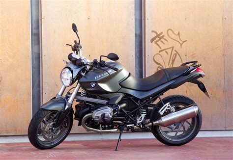 The 2011 Bmw R1200r Gets The Dohc Treatment Asphalt And Rubber