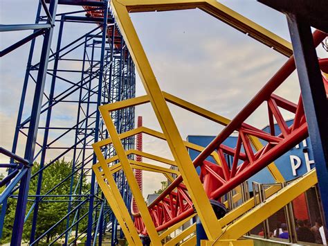 [superman The Ride Six Flags New England] R Rollercoasters