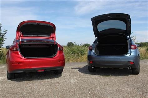 Mazda 3 Hatchback กับ Sedan ต่างกันตรงไหน