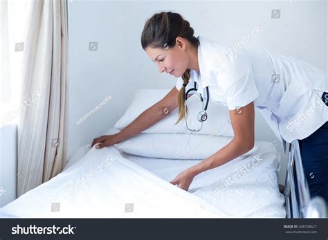 39656 Prepare Bed 图片、库存照片和矢量图 Shutterstock
