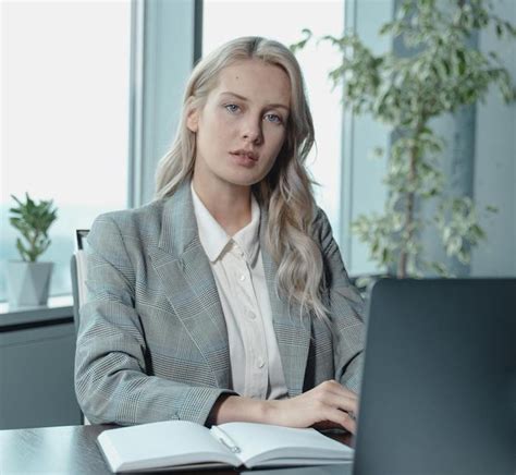 Meet Single Successful Women On