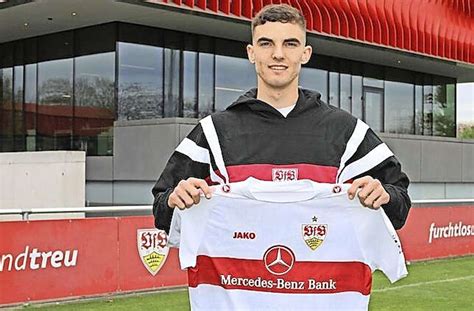 Fußball Früherer Sv Böblingen Stürmer Patrick Vuc Wechselt Zum Vfb