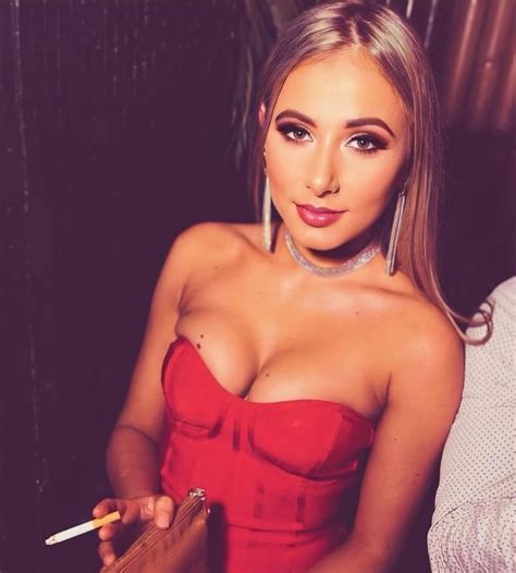 She Knows You Love Seeing Her Smoke In Public Rsmokingwomen