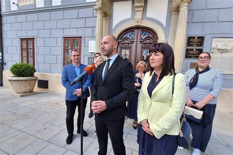Spomenka Kiđemet Piskač Hdz Predala Potpise Za Kandidaturu Za