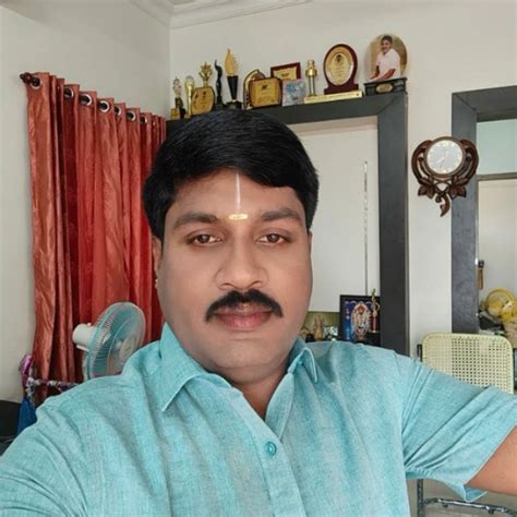 அய்யோ இது பிரதீப் ரங்கநாதன் இல்லை அந்த பிக் பாஸ் பிரபலம் தீயாக பரவும் குழந்தைப்பருவ