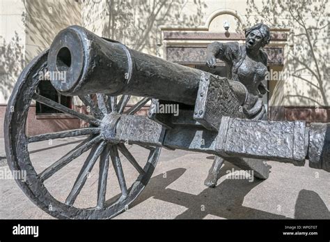 Sculptue Of Famous Cannon Lady Lady Angelina Eberly At Congress Avenue