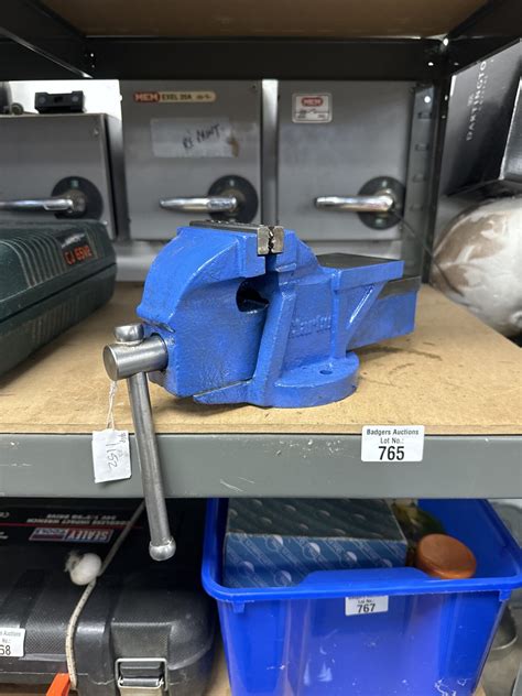 Clarke Small Bench Vice Badgers Auctions On Site And Online