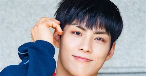 사진 Tan 성혁수줍게