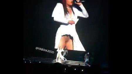 Horror Popular Singer Sets Social Media On Fire After Exposing Her