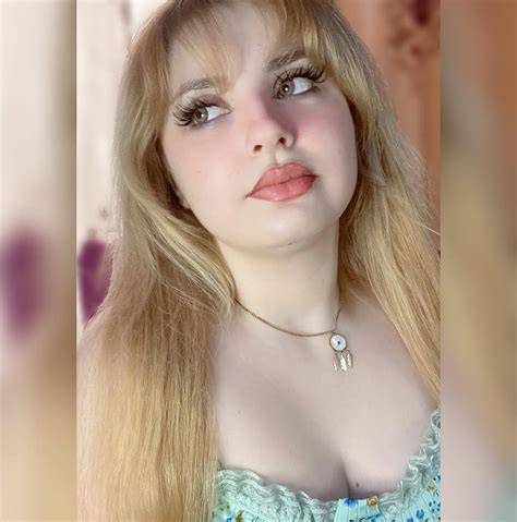 أجمل بنات العرب On Reels