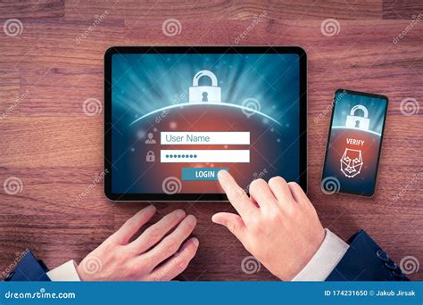 authentification à deux facteurs avec le concept de sécurité d identification de visage photo