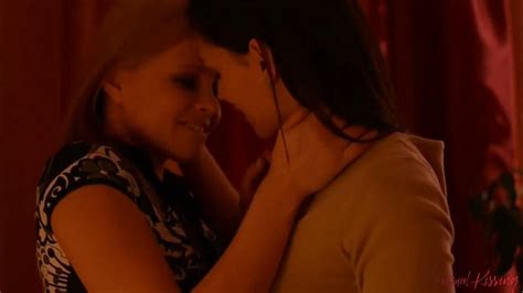 Hot Lesbians Kiss Part 40 001 Youtube