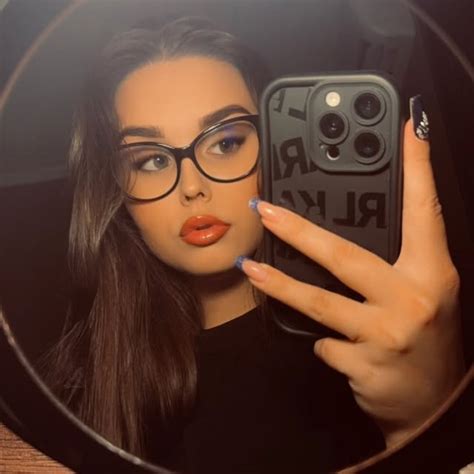 Zsófia Kiss Zsofii Kiss • Threads Say More