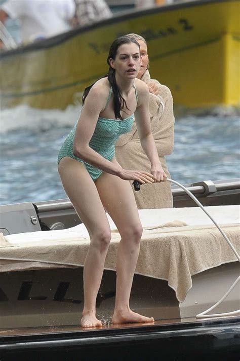 Anne Hathaway Anne Hathaway Swimsuit