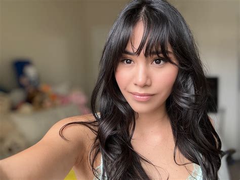 R Girlswithbangs Hot Girls Blunt Bangs