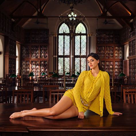 Ananya 🌙 🌴 Instagram