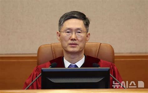 나라가 공산화 야동판사 사퇴하라 문형배 대행 집 앞으로 몰려간 尹지지자들