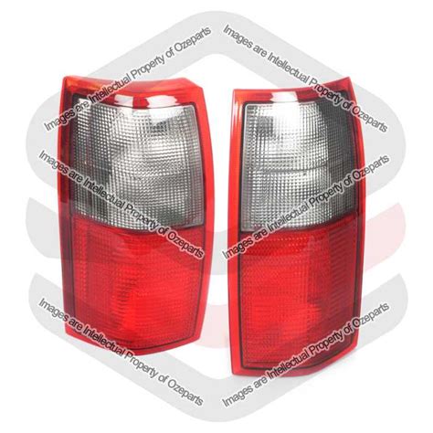 Tyc Pair Lhrh Tail Light Lamp For Holden Commodore Vt Vu Vx Vy Ute