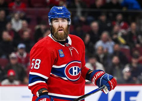 Montreal Canadiens David Savard Out 6 8 Weeks With Left Hand Fracture
