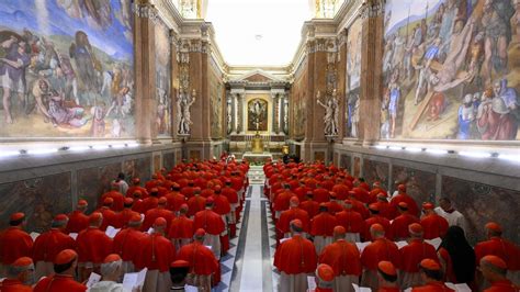 Virs Siksta Kapelas Paceļas Melni Dūmi Pāvests Joprojām Nav Ievēlēts