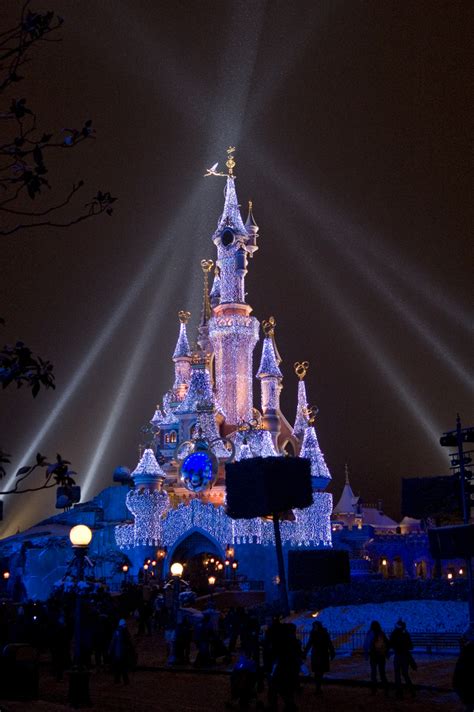 Christmas Sparkles In The City Of Lights Prête Moi Paris