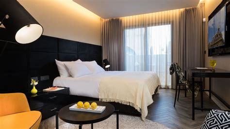 לאונרדו בוטיק ירושלים פתאל על הזמן