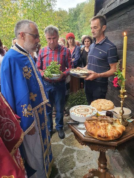 Слава Цркве брвнаре у Цветкама Епархија жичка
