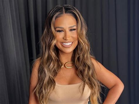 Simone Mendes Recebe Fãs Em Casa E Entrega As Loucuras Que Eles Já