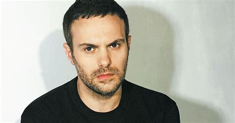 다시 구찌와 사랑에 빠질 시간 내 첫 쇼 패션을 기쁨으로 즐기기 위한 초대장”