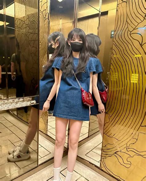 田曦薇头戴簪花宛如仙女 与周雨彤曾舜晞可爱合影 搜狐大视野 搜狐新闻