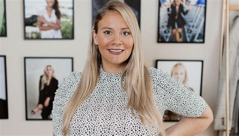 Emmi 36 Sai Kutsun Linnan Juhliin Mutta Mitä Mieltä On Vauva