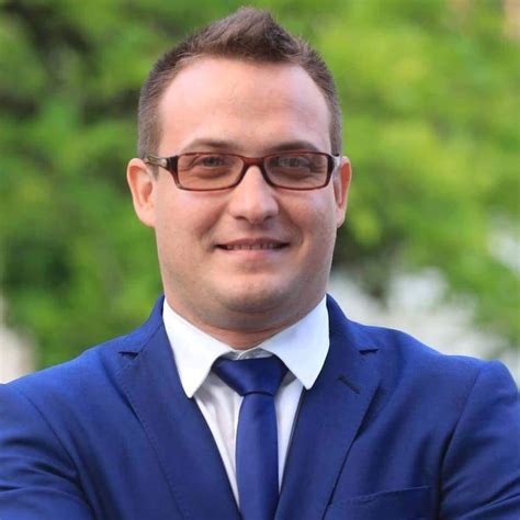 Marian Daniel Enachescu Lumea Politică