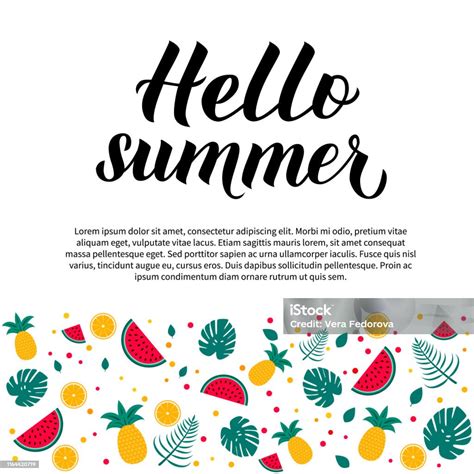 수박 오렌지 파인애플 야자수 잎안녕하세요 여름 서예 레터링 계절 타이포그래피 포스터 손으로 쓴 로고 디자인 카드 배너 전단지 스티커에 대한 벡터 템플릿 검은색에 대한 스톡