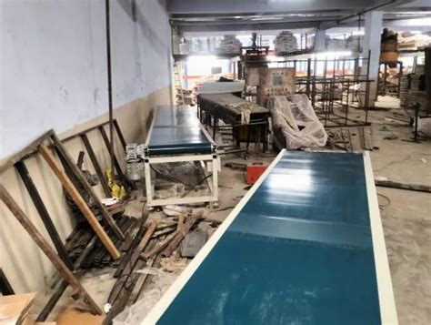 Stainless Steel Belt Material Handling Conveyors For Bag And Box Capacity 100 Kg Per Feet At