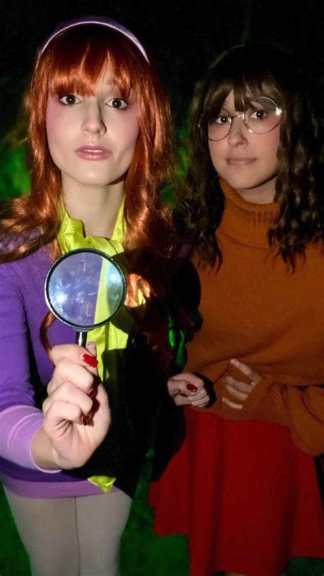 Scooby Doo Daphne And Velma Halloween Costumes [vidéo]