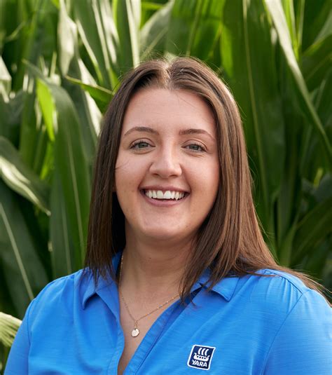 Young Alum Of The Month Jamie Schechinger Career Services