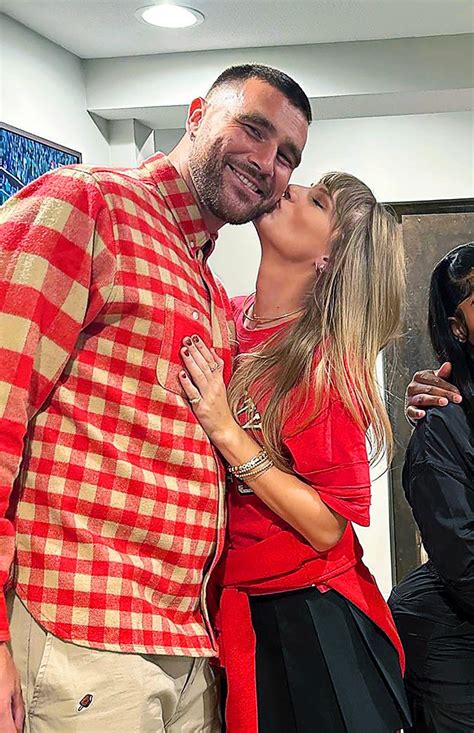 Taylor Swift Kisses Travis Kelce On The Cheek After Chiefs Game Us Weekly