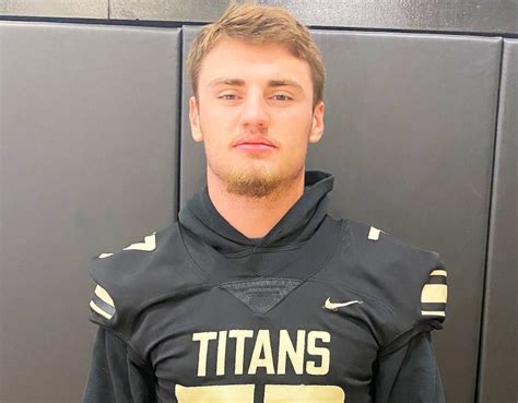Tackling Machine Gunner Mumford Thayer Central HuskerlandPreps