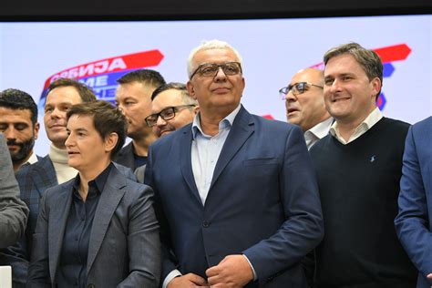 Da Li Je Andrija Mandić Smeo Da Bude Uz Skute Aleksandra Vučića