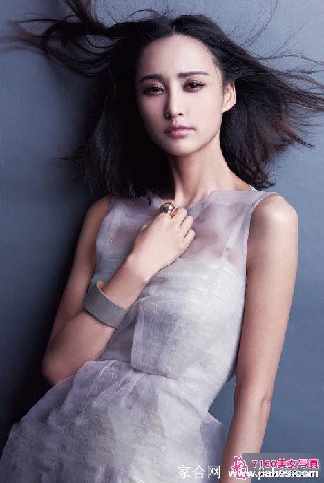 张歆艺知性拍摄杂志封 2 张歆艺明星写真网