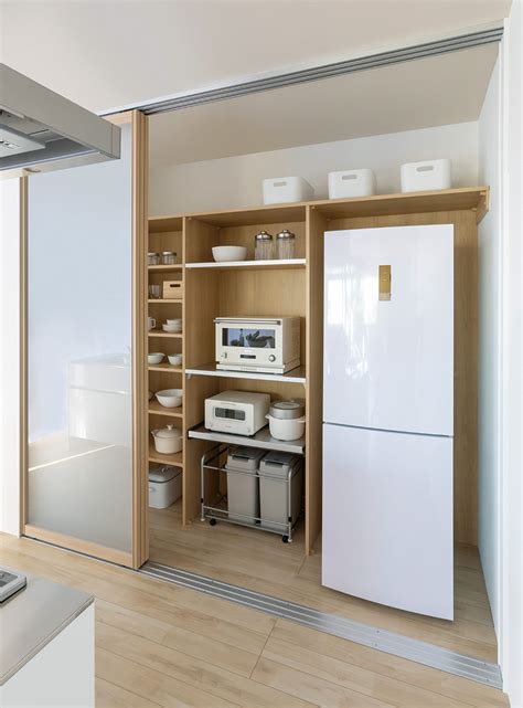 隠す大型キッチン背面収納で家電を整理！収納方法や実例もご紹介 収納デザインソムリエ