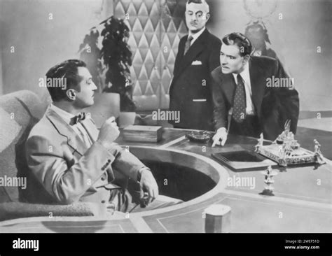 Vincent Price Et Ronald Colman Jouent Dans Champagne For Caesars