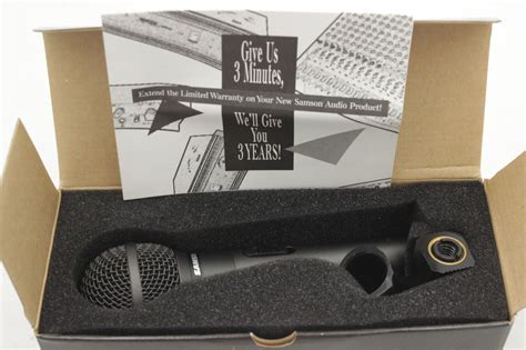 Samson R11 Dynamic Cable Professional Microphone