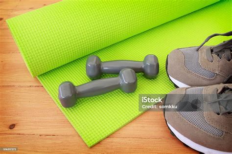 Peralatan Olahraga Foto Stok Unduh Gambar Sekarang Aksesori Pribadi