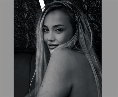 Pinar İpek Kİmdİr