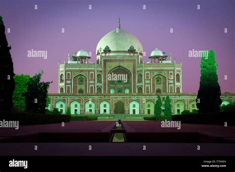 Humayuns Tomb At Night